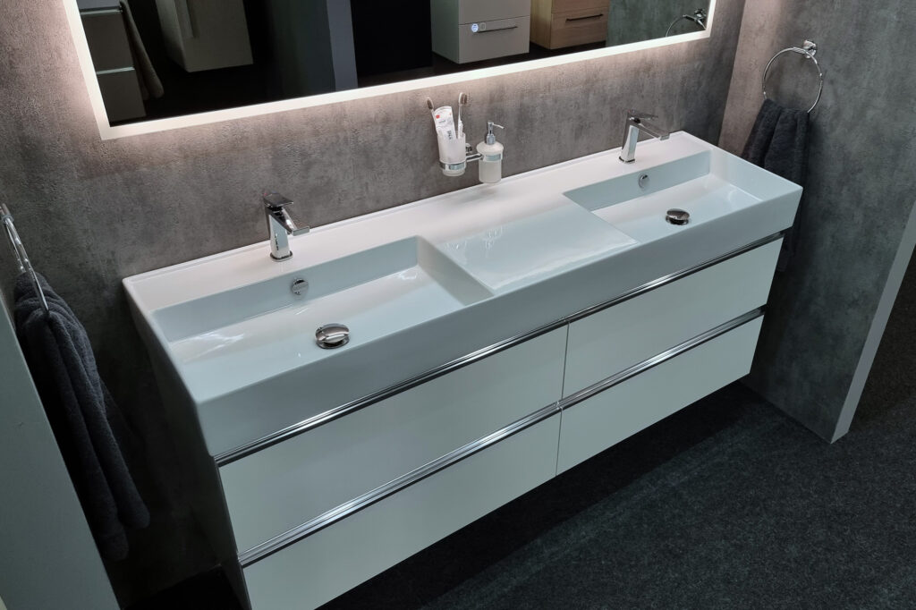 Ausstellungsstücke-Badezimmermöbel - 160 cm - Adaxada GmbH